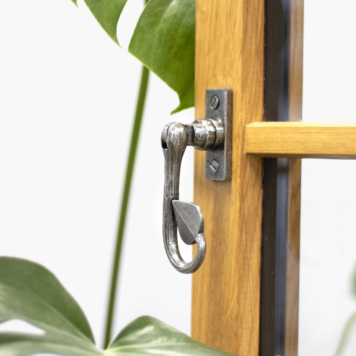 The Ultimate Guide to Fitting Window Handle Fasteners – Hand Forged