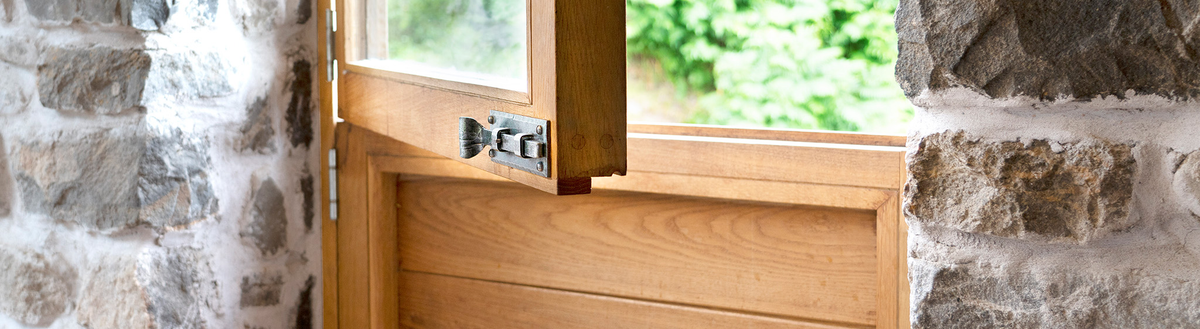 Door Bolt Locks | Universal, Cranked, Straight – Hand Forged
